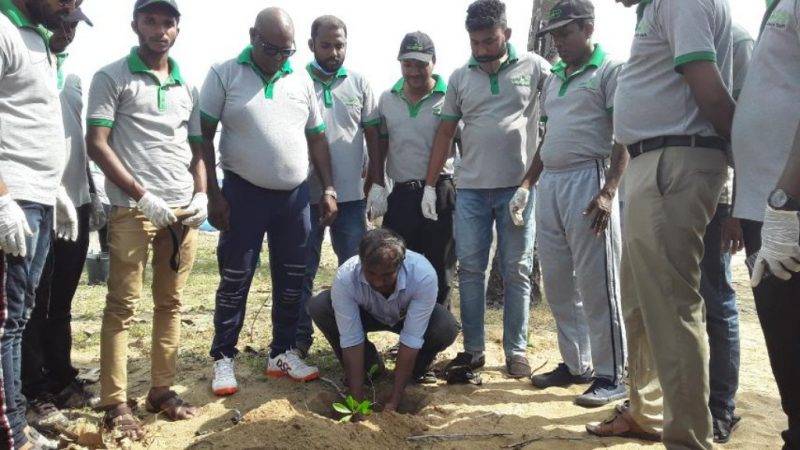 CRS Activity - Cleaning Programme in Karaitivu Beach - Drivegreen